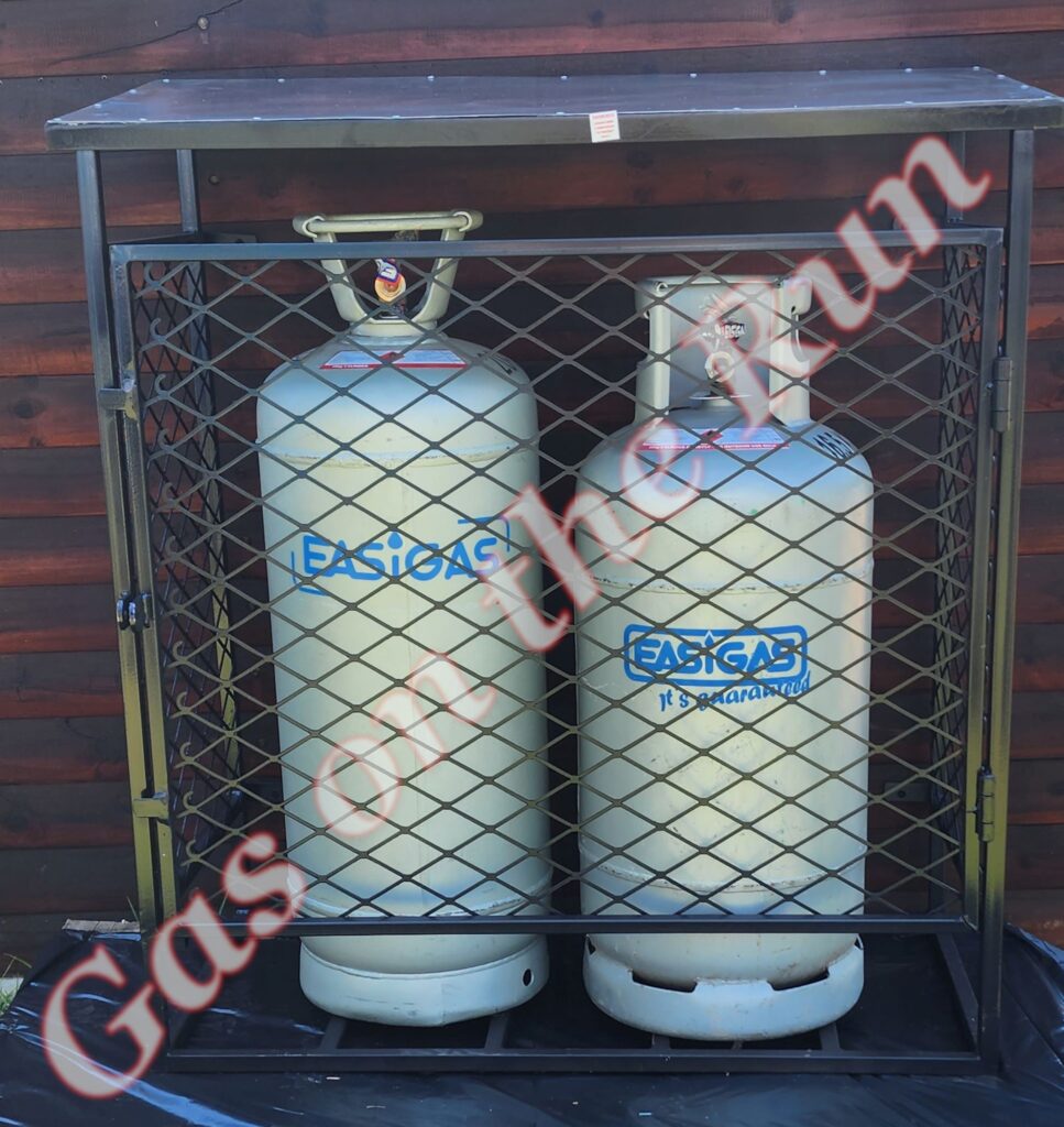 Cages – Gas On The Run