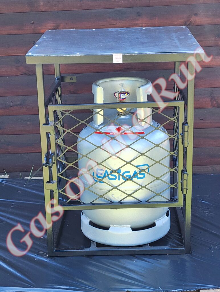 Cages – Gas On The Run